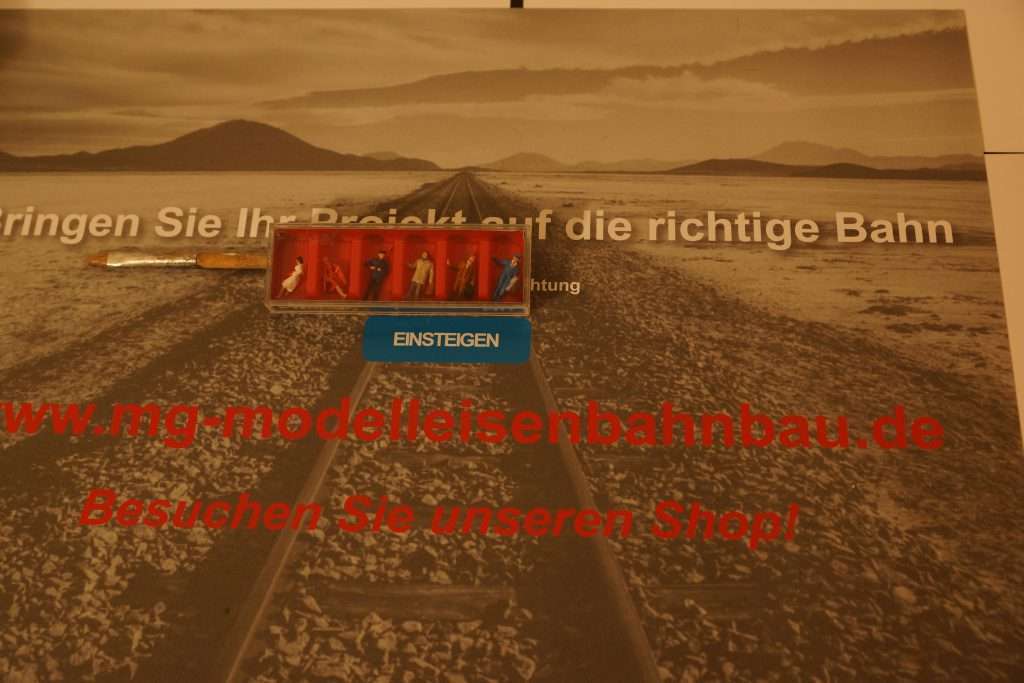 HO Preiser 14029 Figuren „An der Bahnsteigsperre“